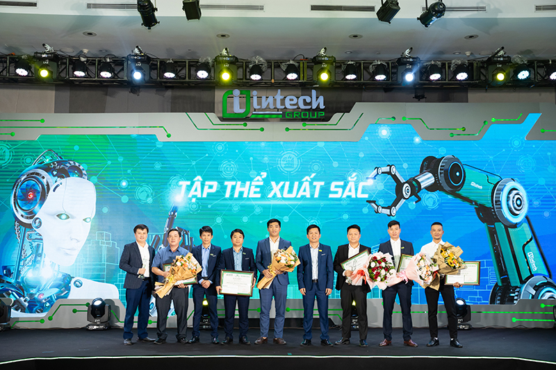 Honoring and Awarding Individuals & Teams with excellent achievements ...